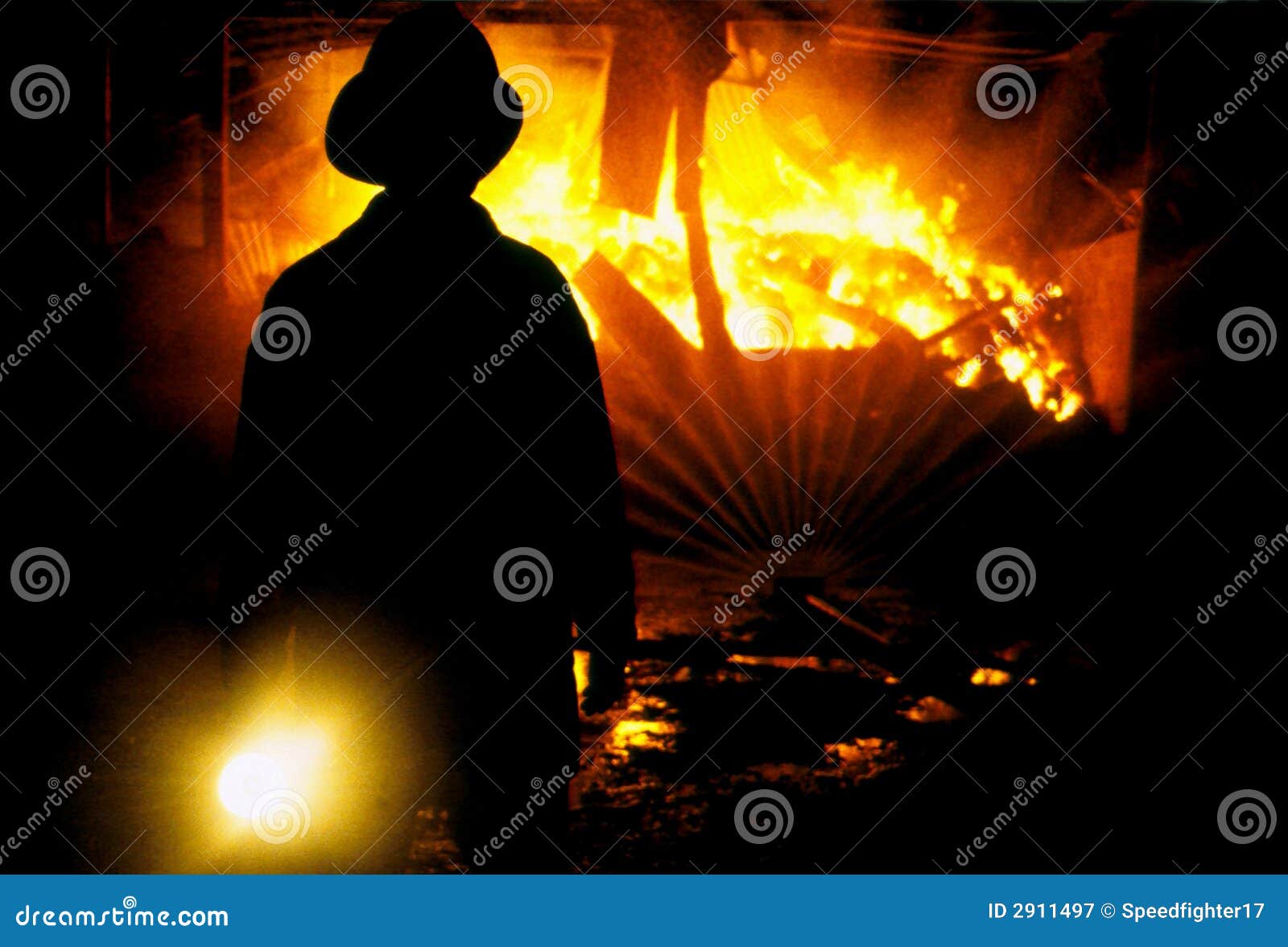 Vigile Del Fuoco Sul Lavoro Immagine Stock - Immagine di bruciarsi ...