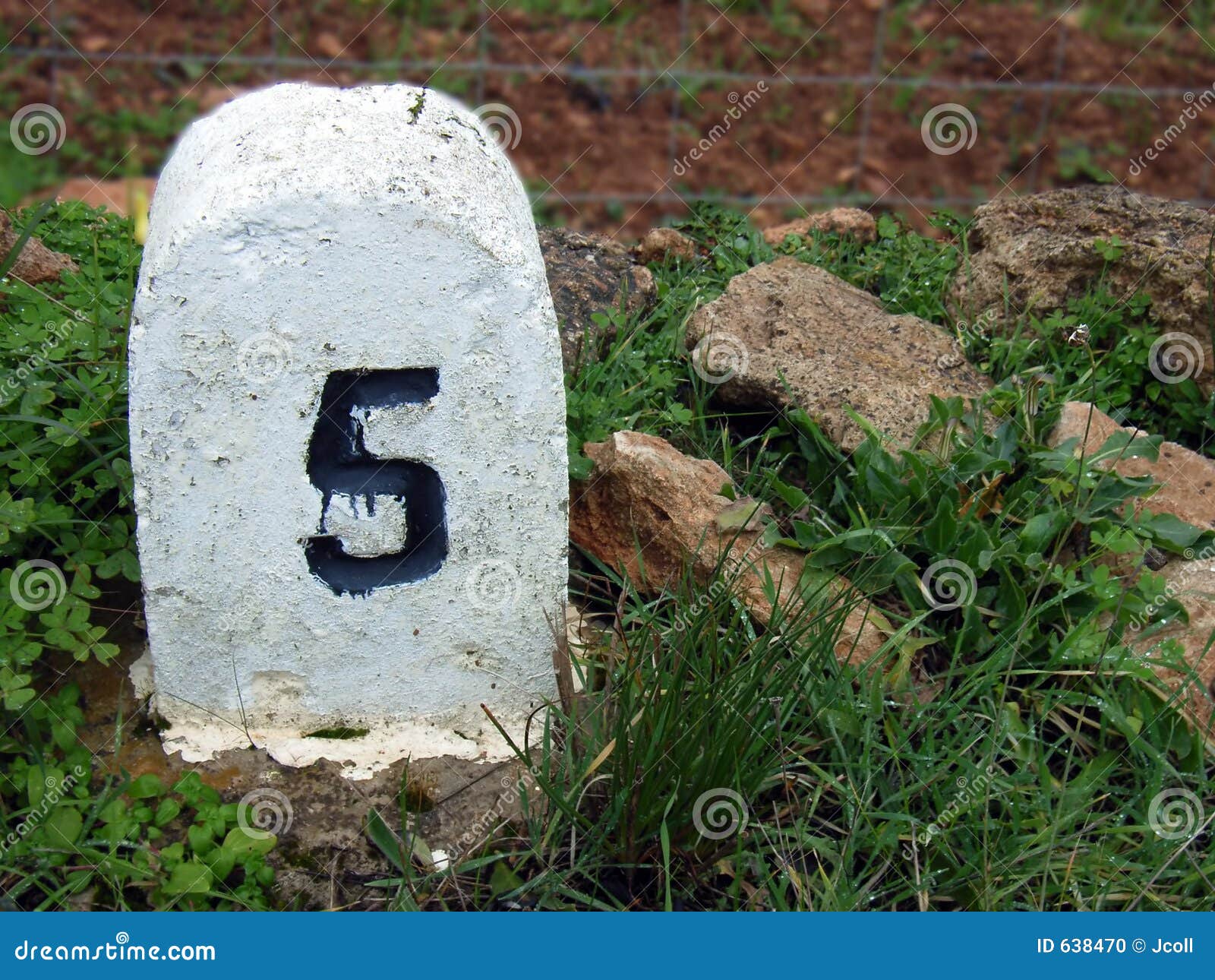 Vijf Mijlen Van De Mijlpaal Stock Foto - Image of vijf, kilometer: 638470