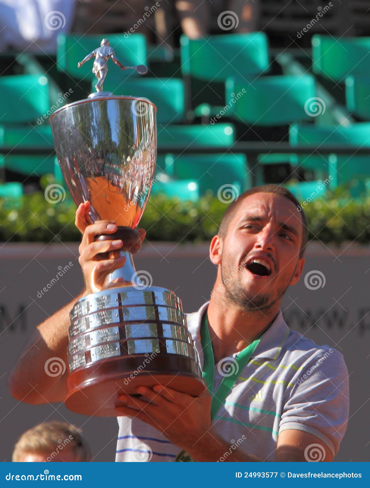 Viktor Troicki Tennis editorial photography. Image of doubles - 24993577