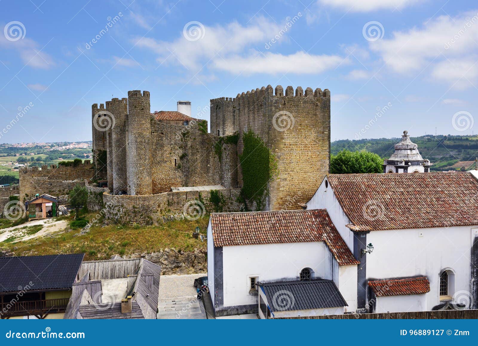 Vila De Obidos E Seu Castelo Portugal Fotografia Editorial - Imagem de ...