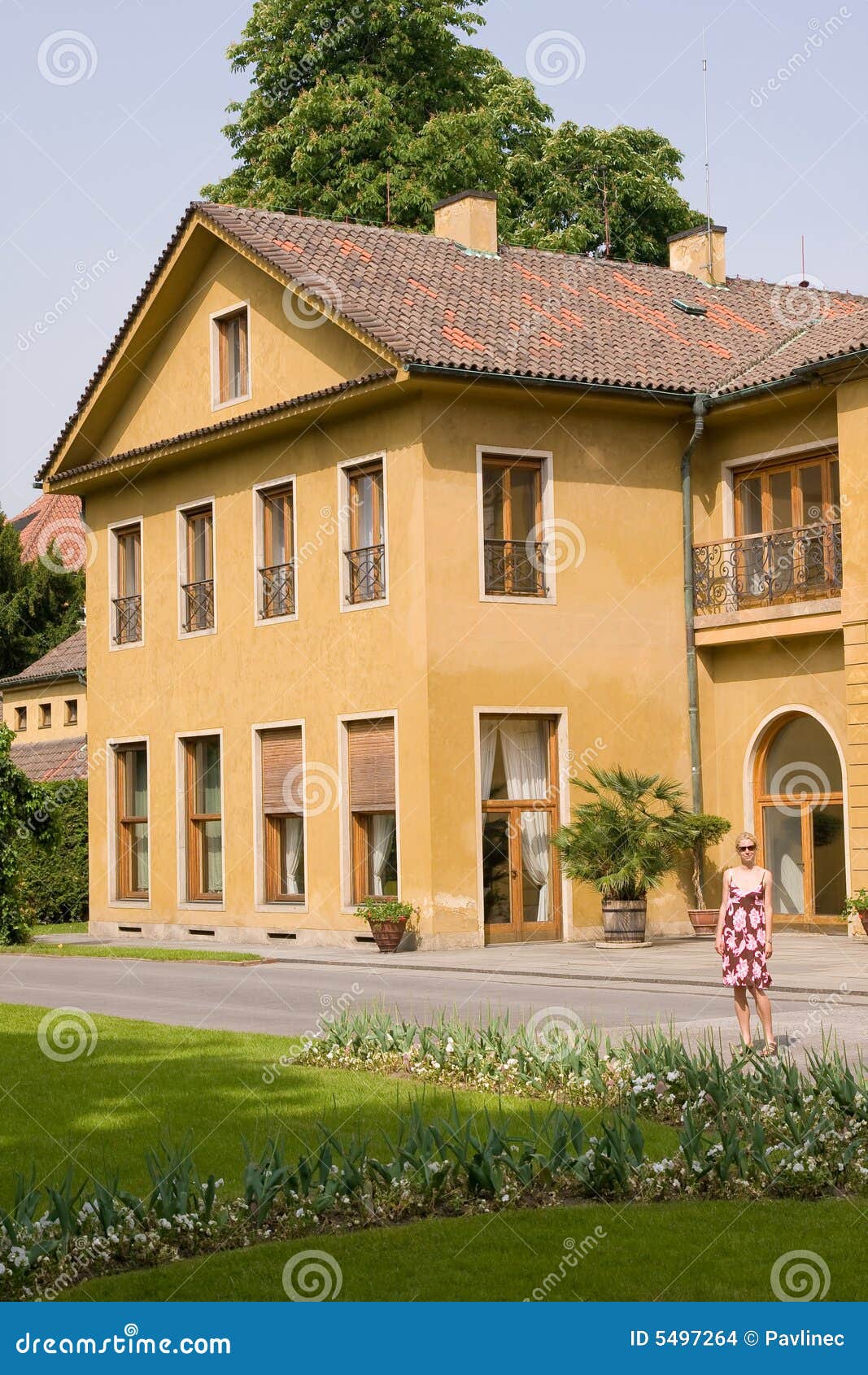 Villa stock photo. Image of estate, exterior, architecture - 5497264