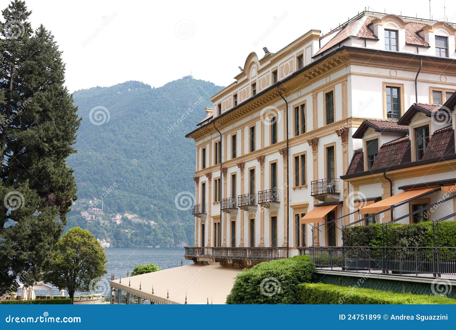 Villa d'este, comomeer stock afbeelding. Image of villa - 24751899