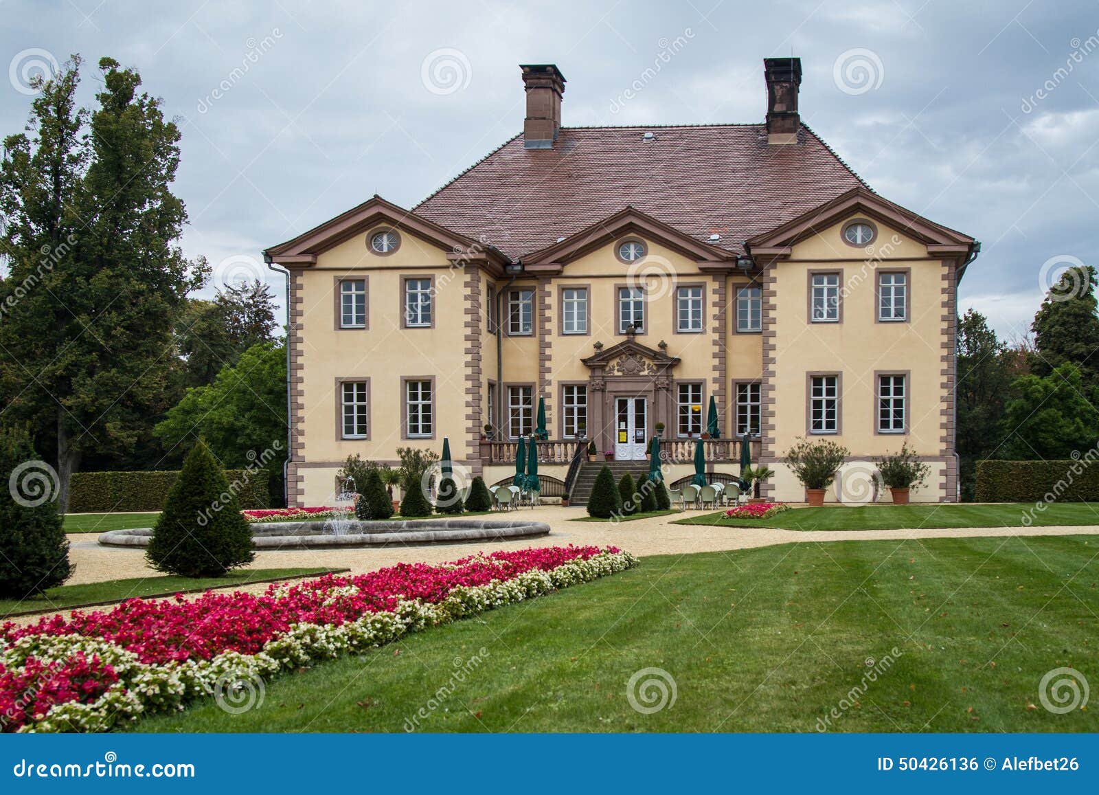 Villa in Deutschland stockfoto. Bild von haus, bayern - 50426136