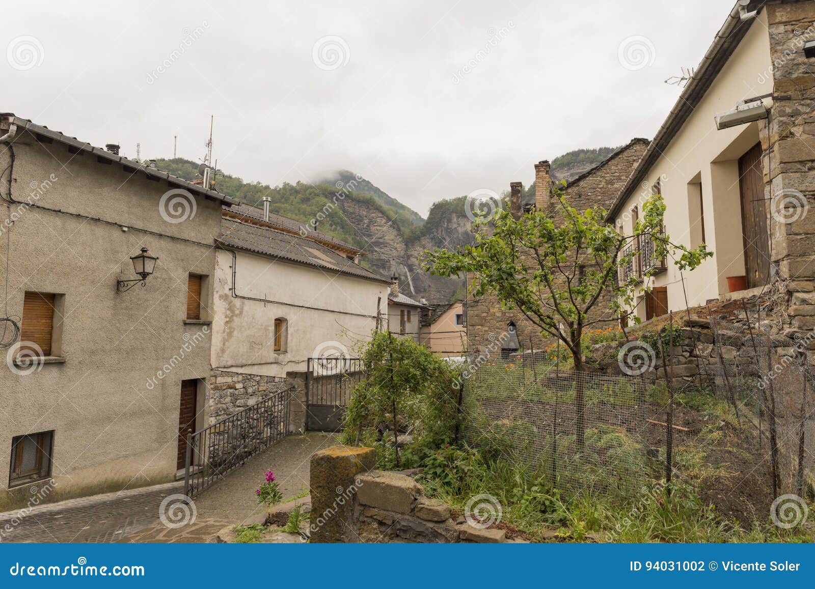 Through the Village of Broto Stock Photo - Image of huesca, valle: 94031002