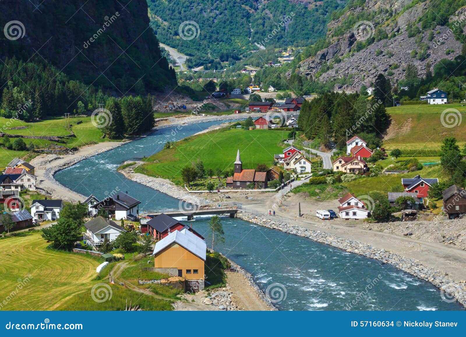 Village de Flam photo stock. Image du rouge, scandinave - 57160634