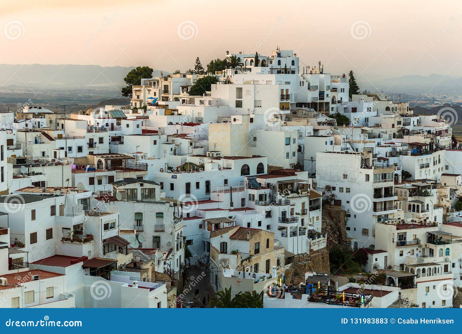 Village de Mojacar image stock. Image du mieux, seaside - 131983883