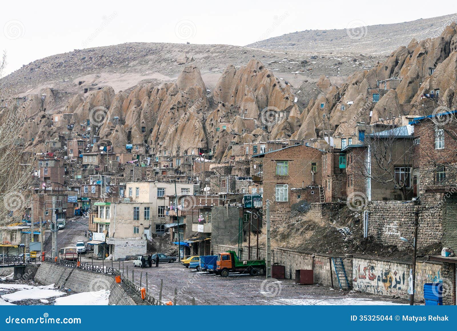 Village Kandovan, Iran editorial stock image. Image of nature - 35325044