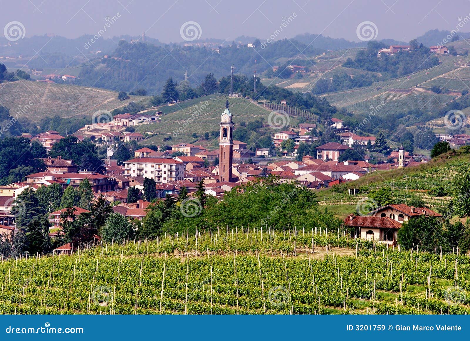 Villaggio del Piemonte immagine stock. Immagine di piemonte - 3201759