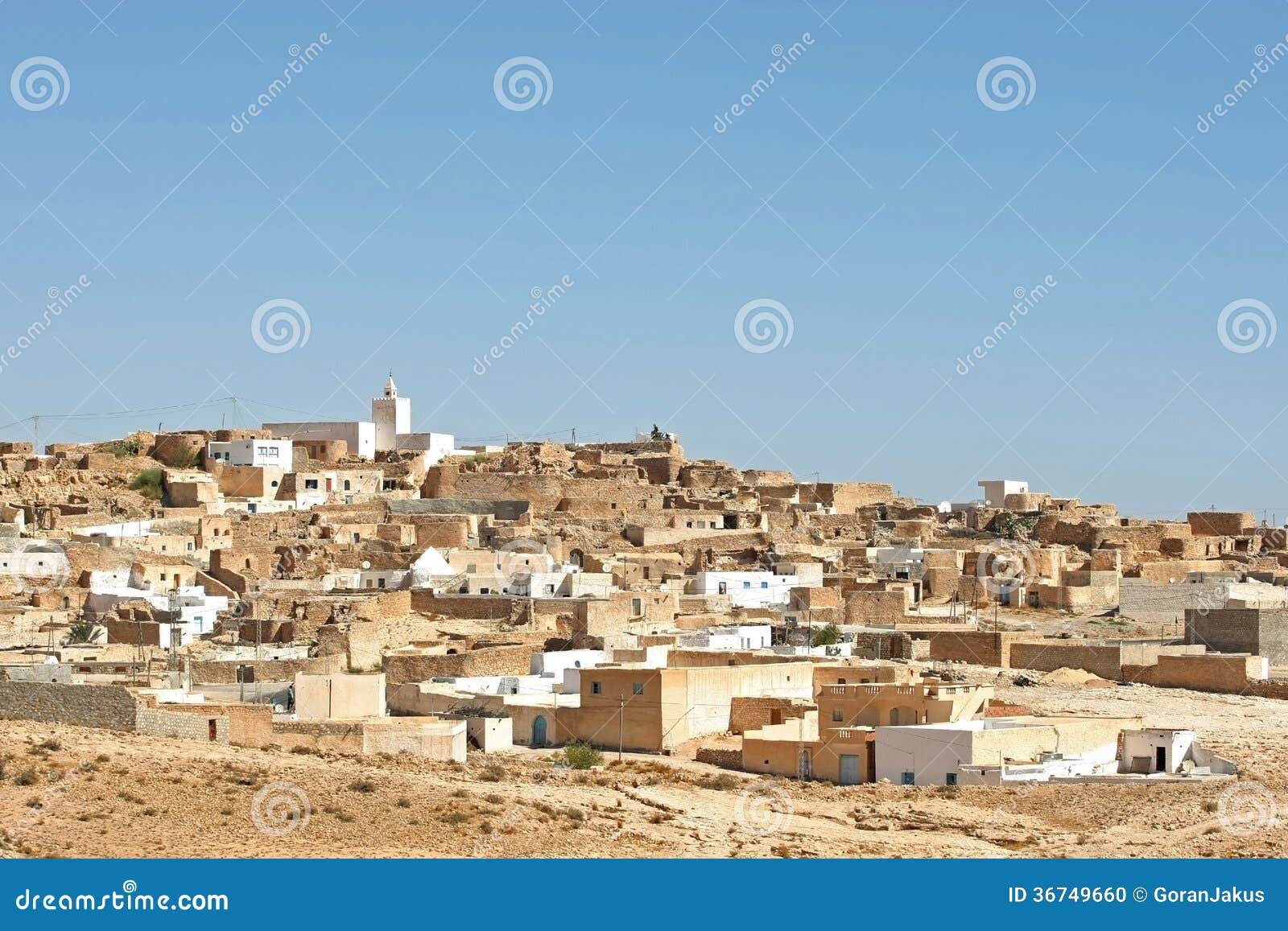 Villaggio Tamezret in Tunisia Fotografia Stock - Immagine di berbero ...