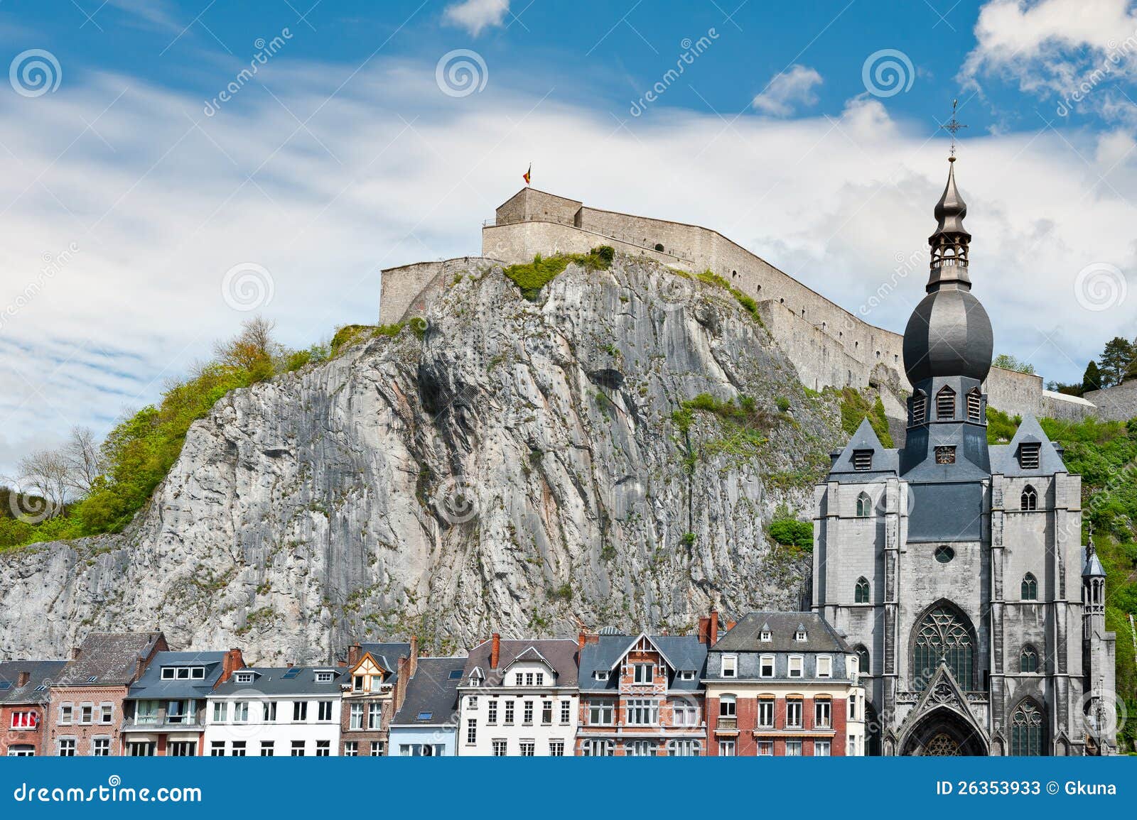 Ville de Dinant image stock. Image of cathédrale, balcon - 26353933