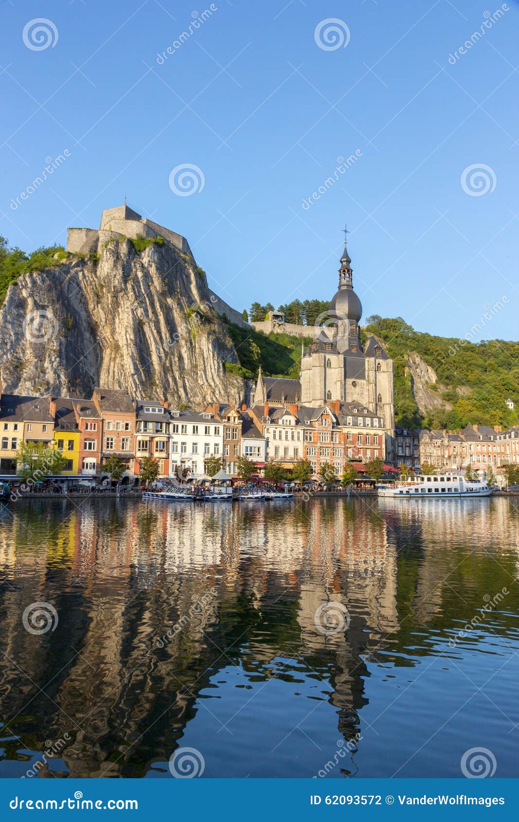 Ville de Dinant, Belgique photo stock. Image du côte - 62093572