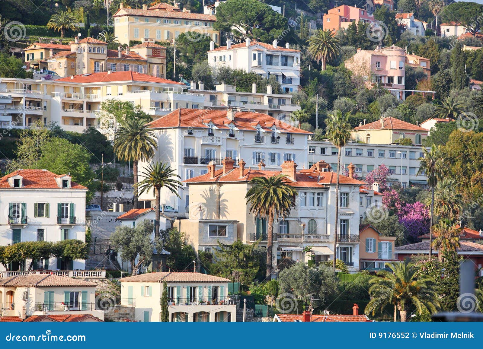 Ville de Grasse photo stock. Image du france, ville, appartements - 9176552