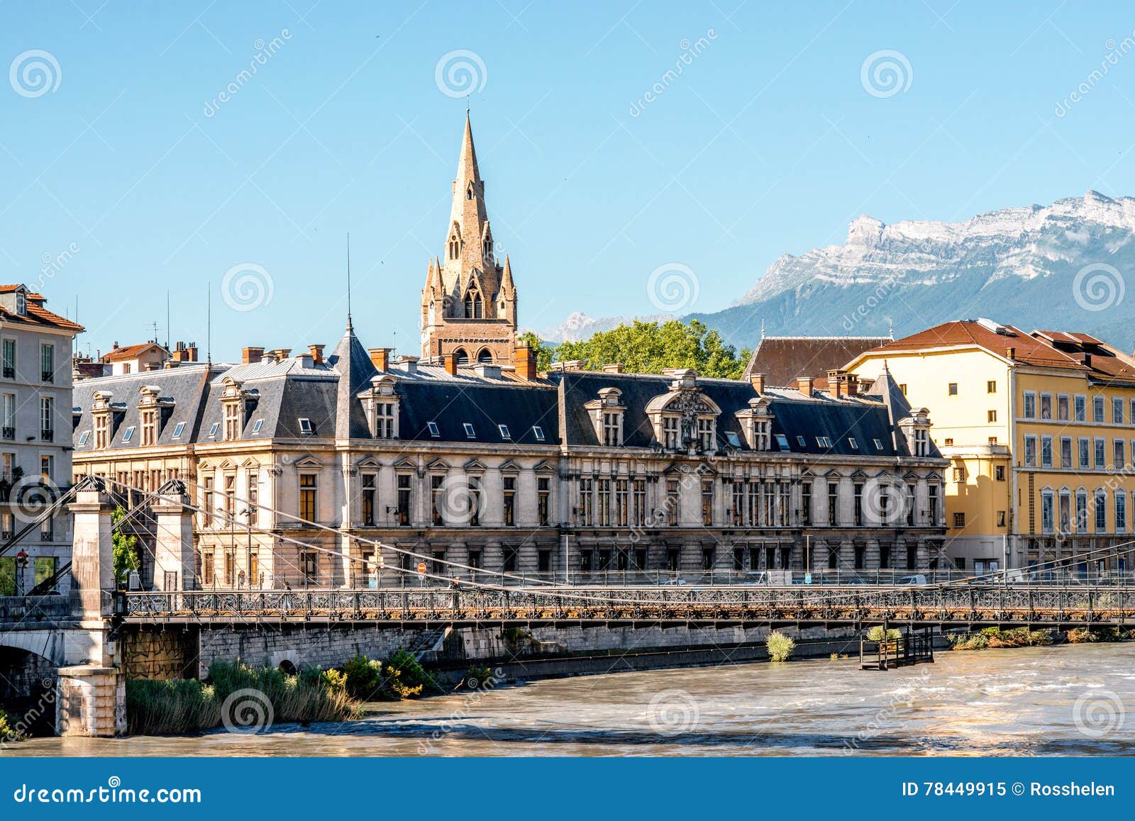 Ville De Grenoble Dans Les Frances Image stock - Image du france ...