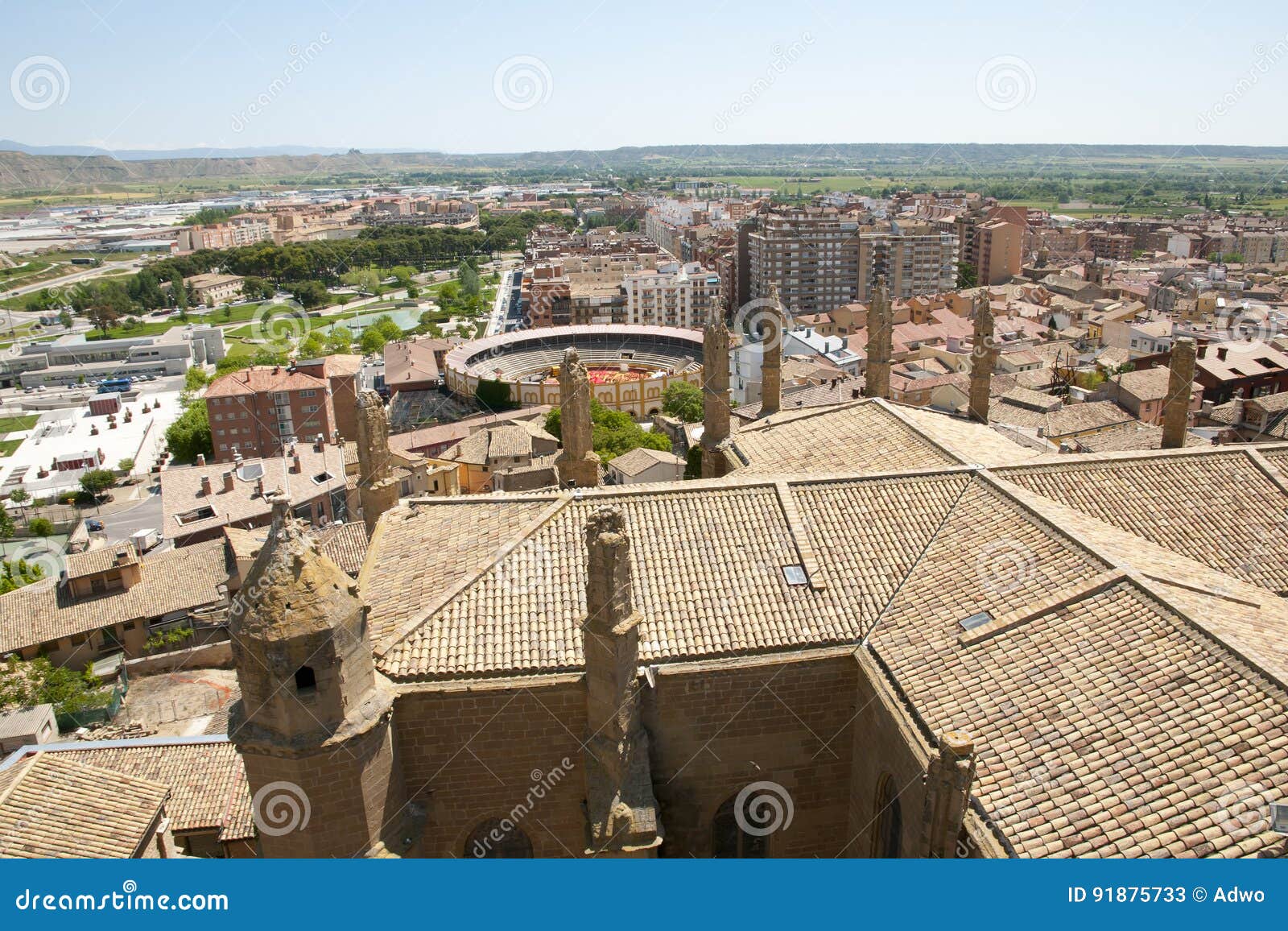 Ville de Huesca - Espagne image stock. Image du maisons - 91875733