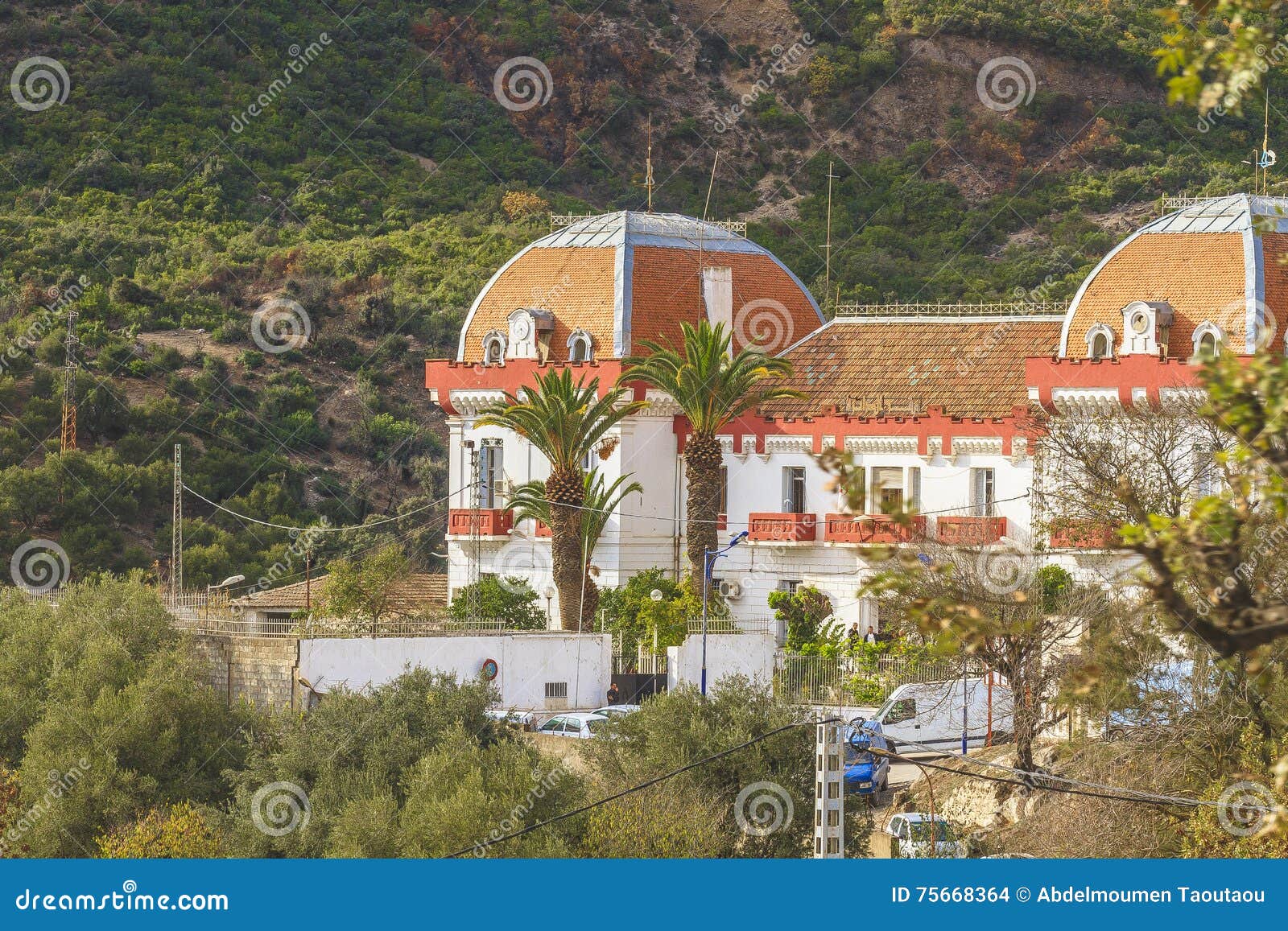 Ville de Kherrata image stock éditorial. Image du oriental - 75668364