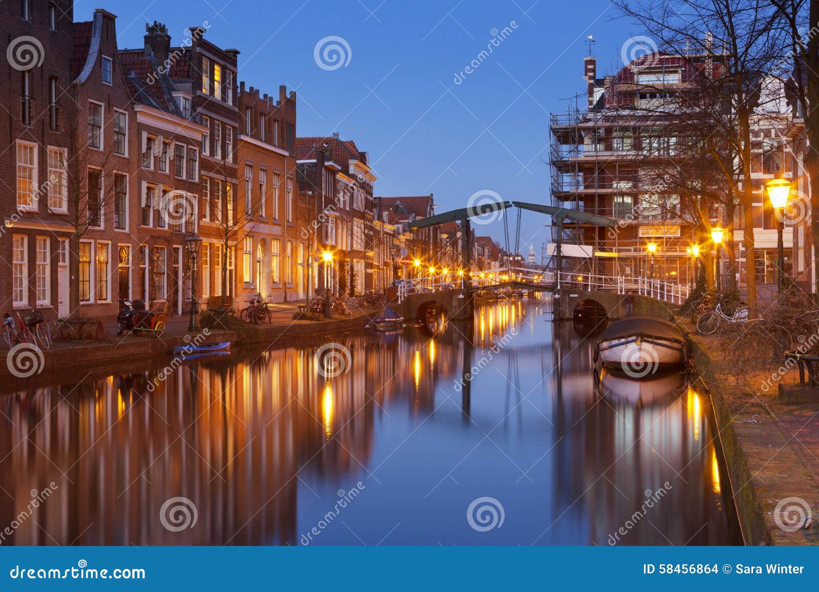 Ville De Leyde, Pays-Bas La Nuit Photo stock - Image du culture ...