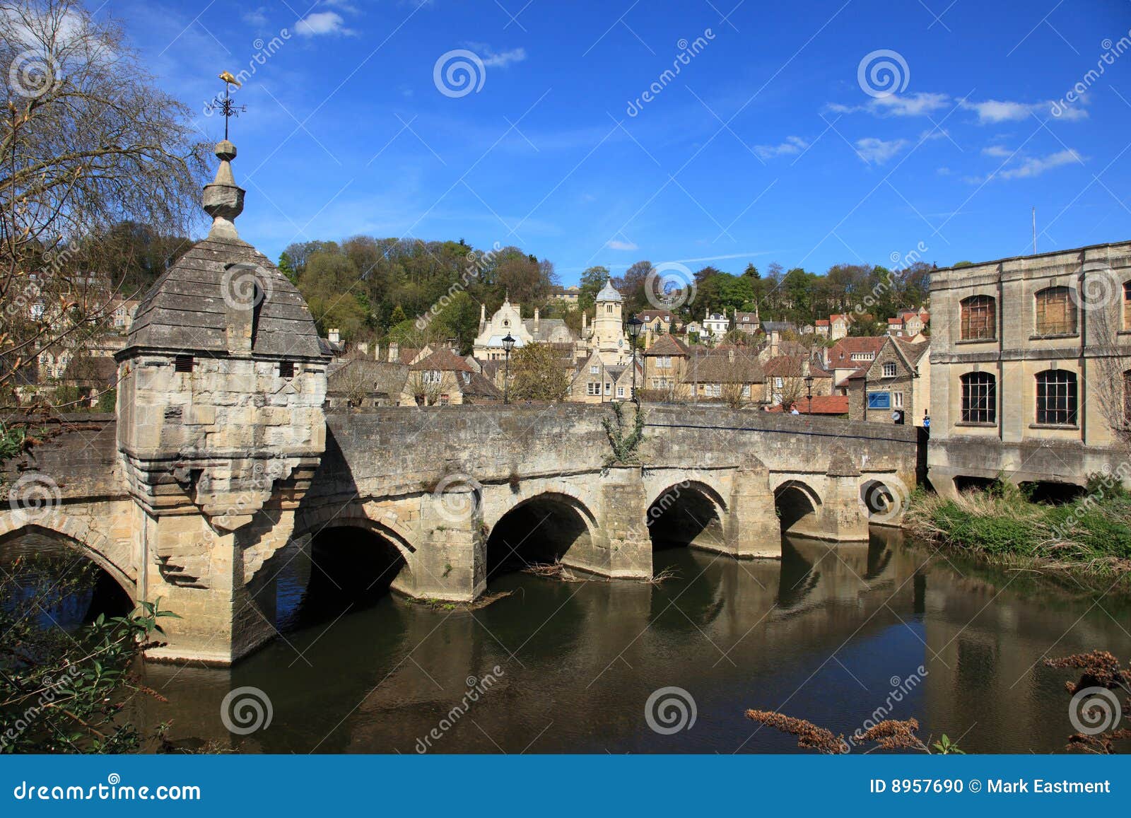 Ville De Passerelle D'avon Bradford Photo stock - Image du histoire ...