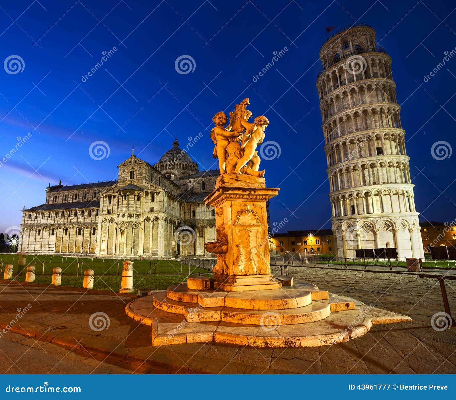 Ville de Pise image stock. Image du balcon, architecture - 43961777