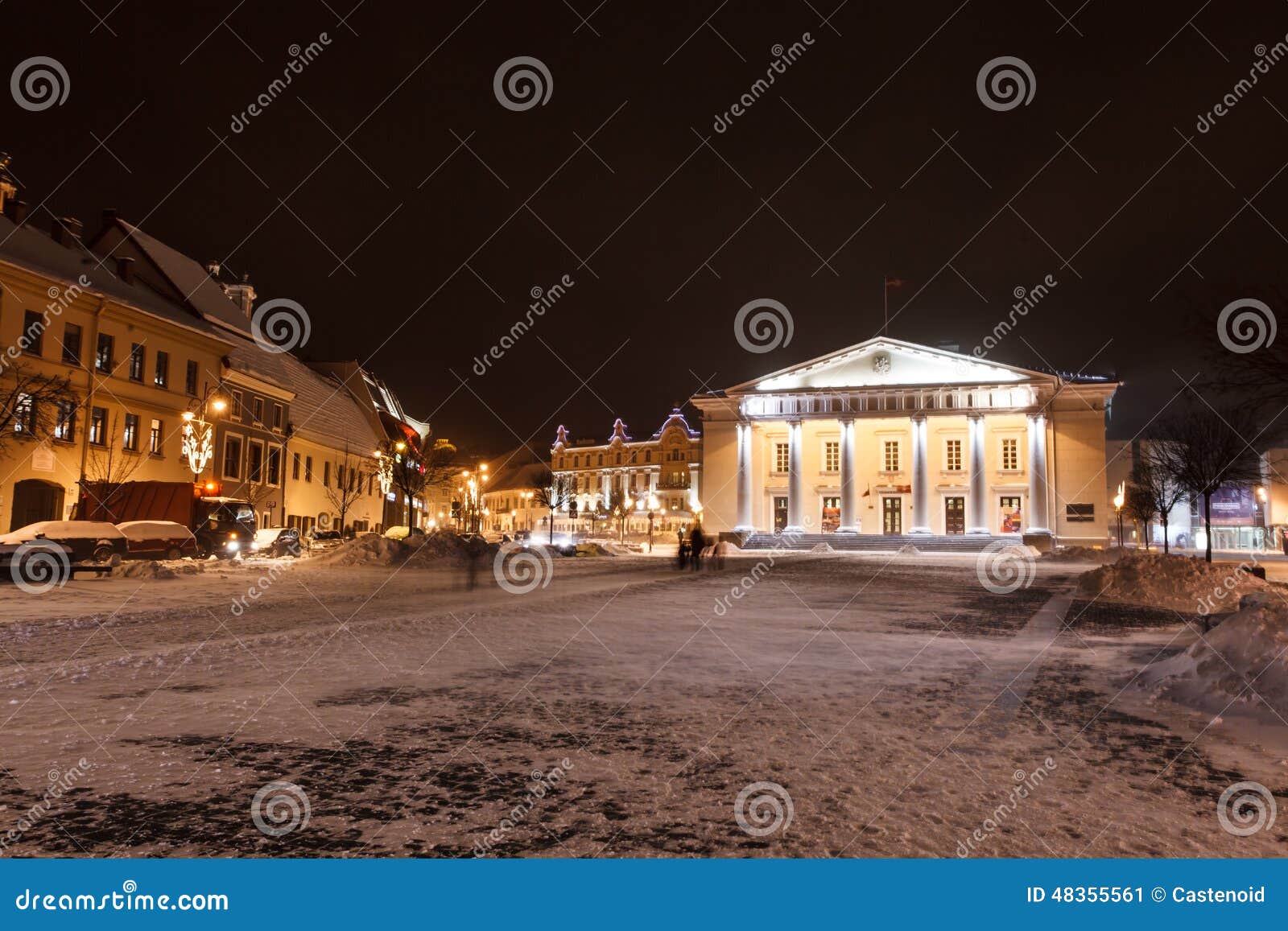 Vilnius city hall at night editorial photo. Image of decor - 48355561