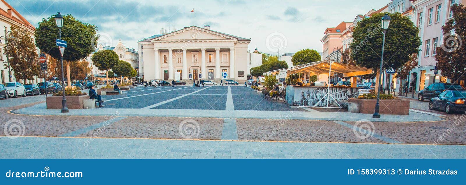 Vilnius Rotuse Square, Litauen Redaktionelles Stockfoto - Bild von ...