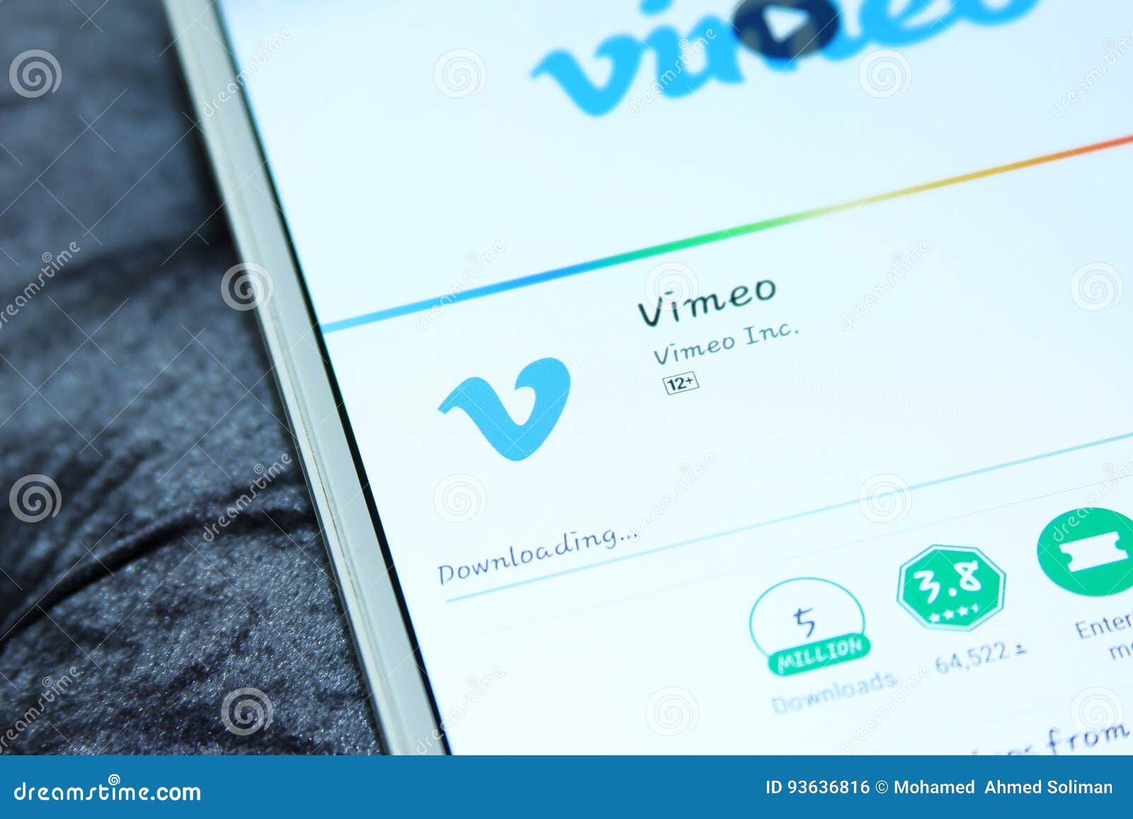 Vimeo mobile app editorial photo. Image of entertainment - 93636816