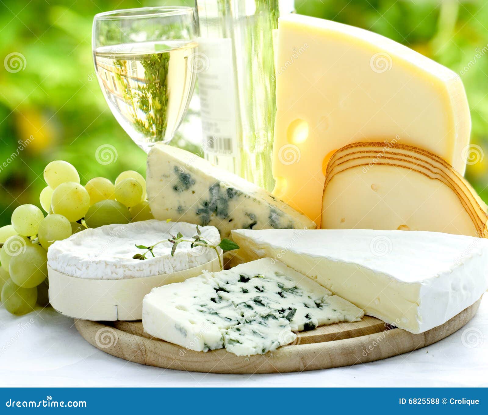 Vin de fromage photo stock. Image du laiterie, italien - 6825588