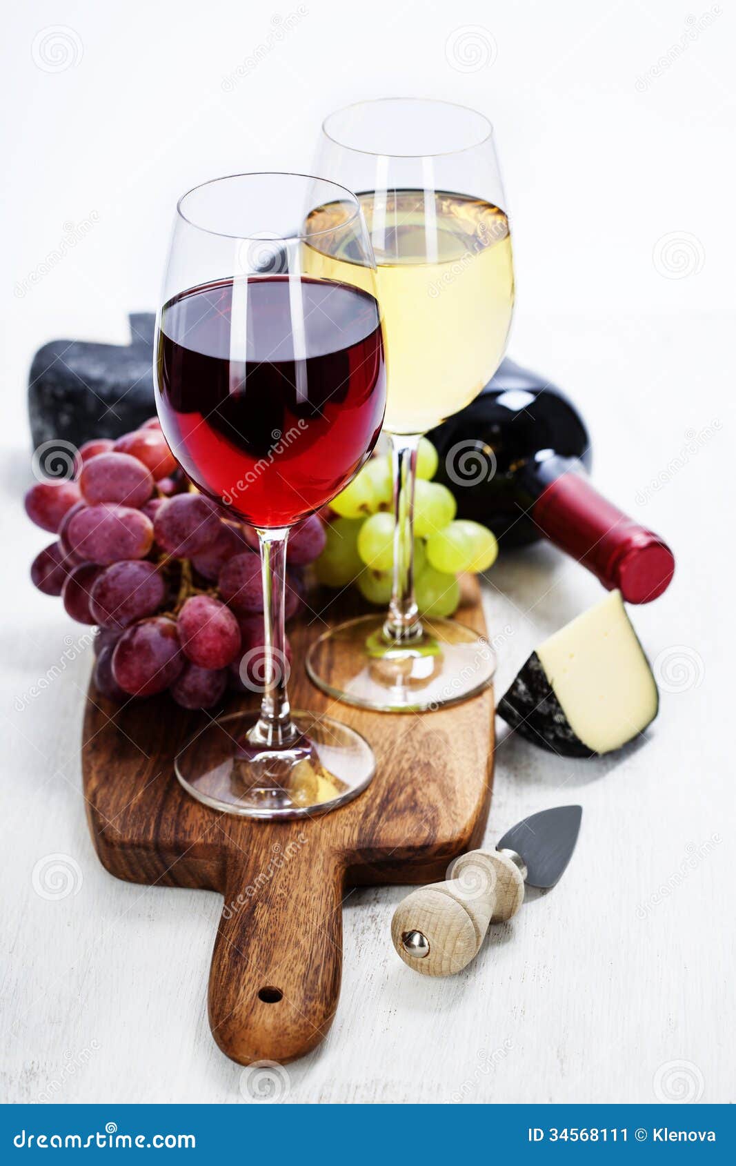 Vin, raisin et fromage image stock. Image du munster - 34568111