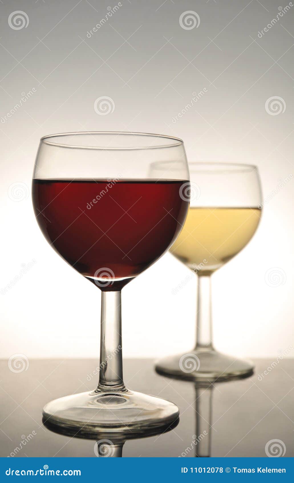 Vin rouge et vin blanc photo stock. Image du restaurant - 11012078