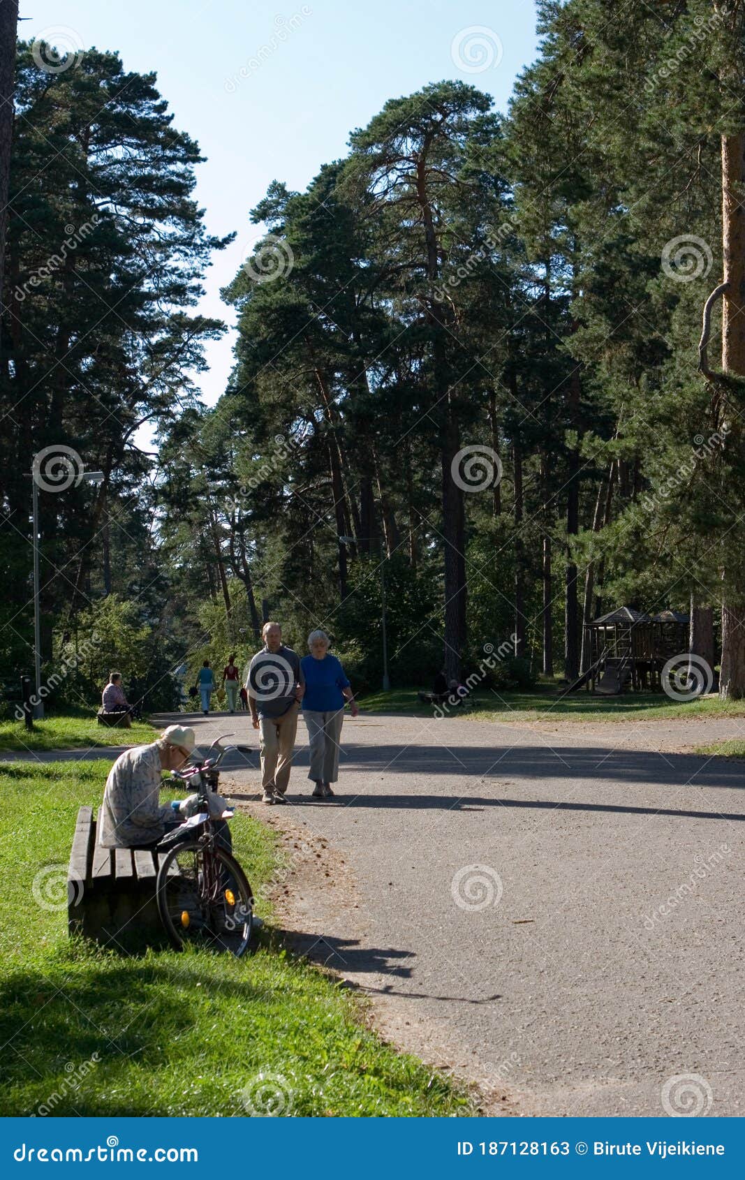 Vingis Park in Vilnius, Lithuania Editorial Stock Photo - Image of ...