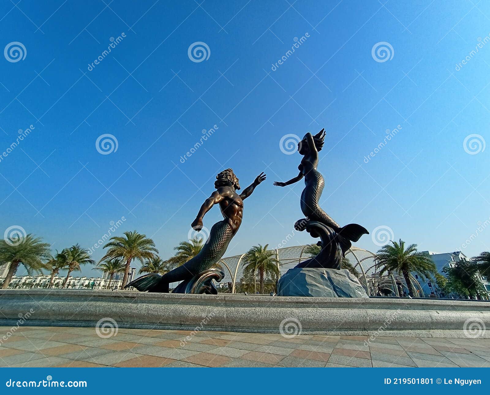 Vinhomes Ocean Park square editorial photo. Image of statue - 219501801