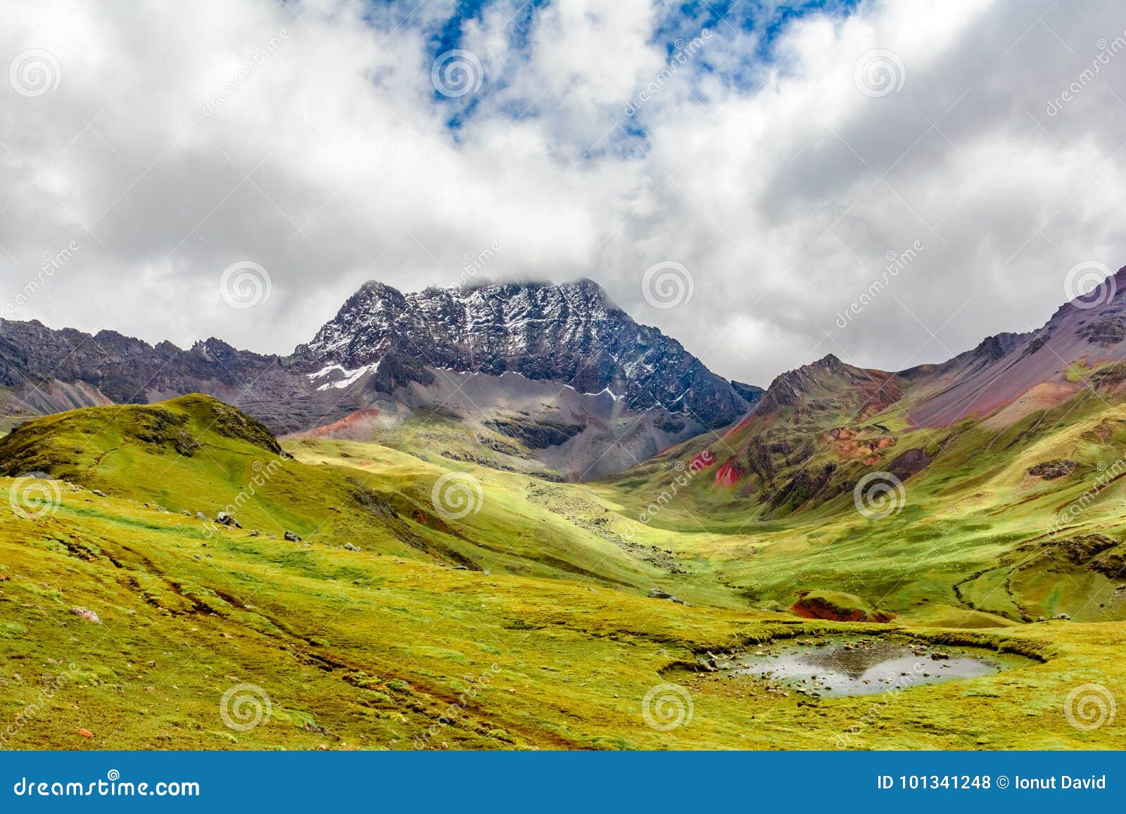 Vinicunca Oder Regenbogen-Berg, Pitumarca, Peru Stockfoto - Bild von ...