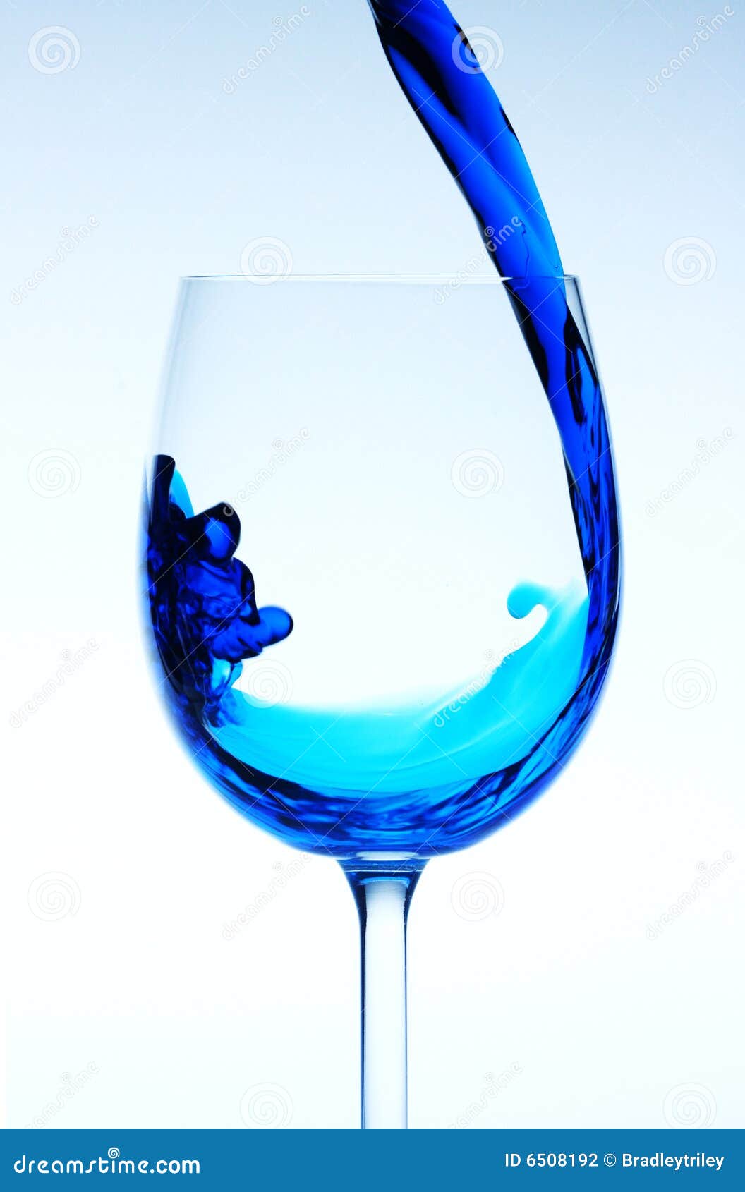 Vino azul foto de archivo. Imagen de fondo, cristal, velocidad - 6508192