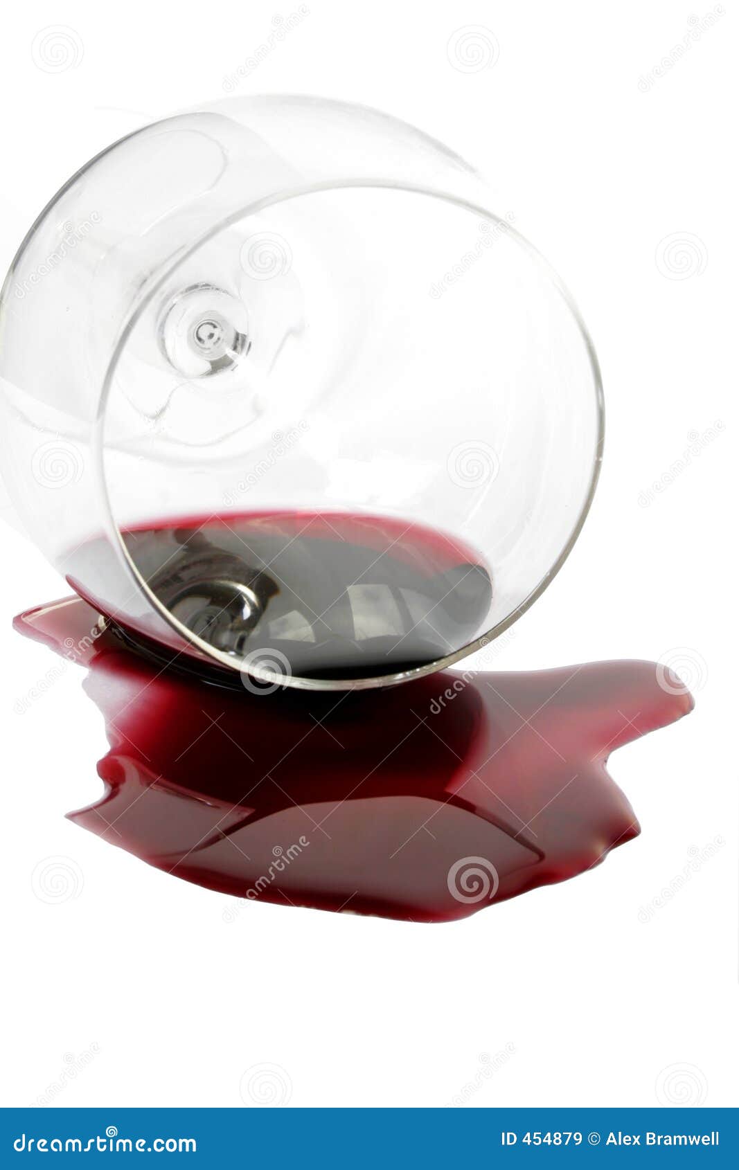 Vino rojo derramado imagen de archivo. Imagen de error - 454879