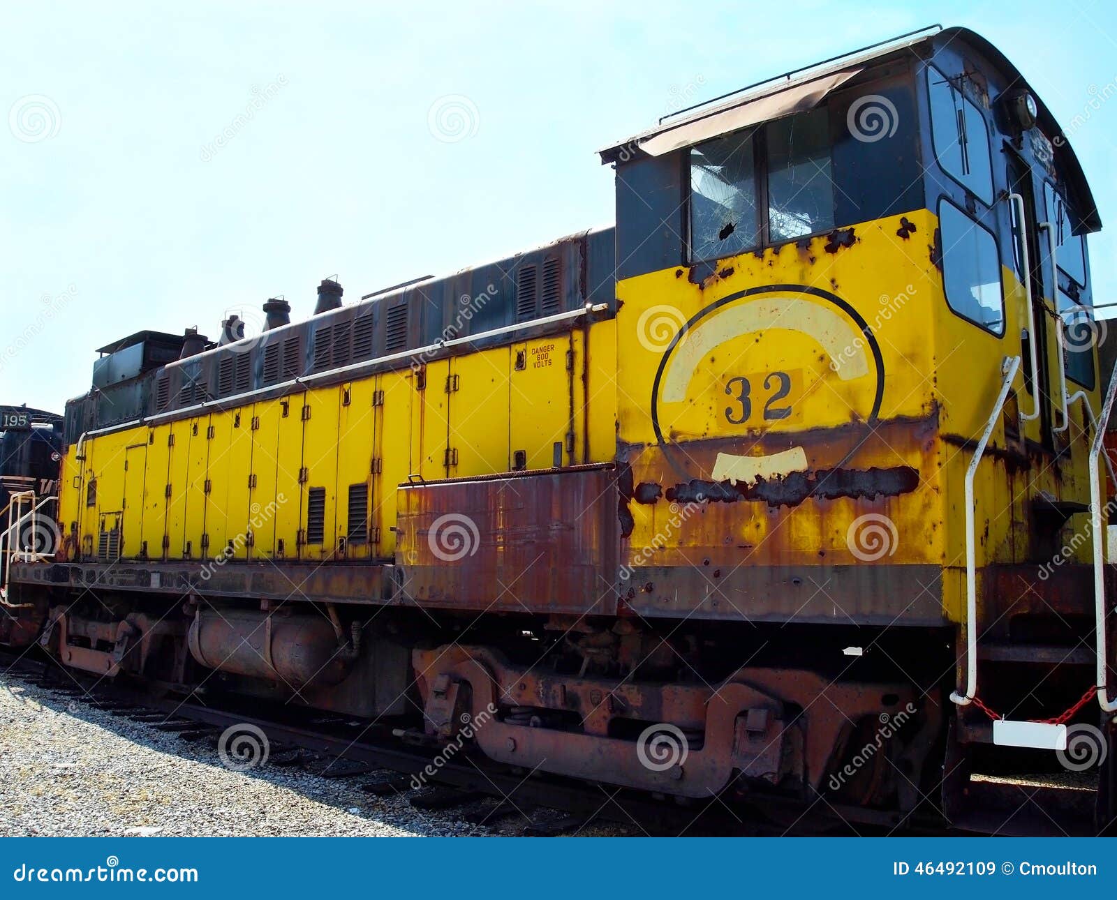 Vintag E Yellow Train Engine Stock Image - Image of antique, trainyard ...