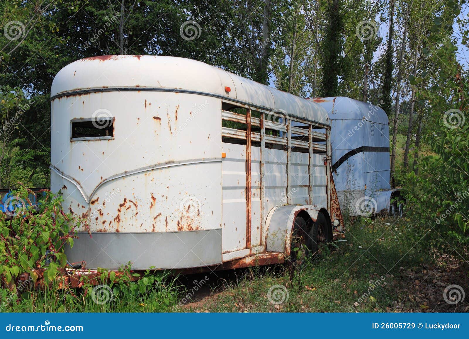 Vintage Animal Trailer stock image. Image of outdoors - 26005729