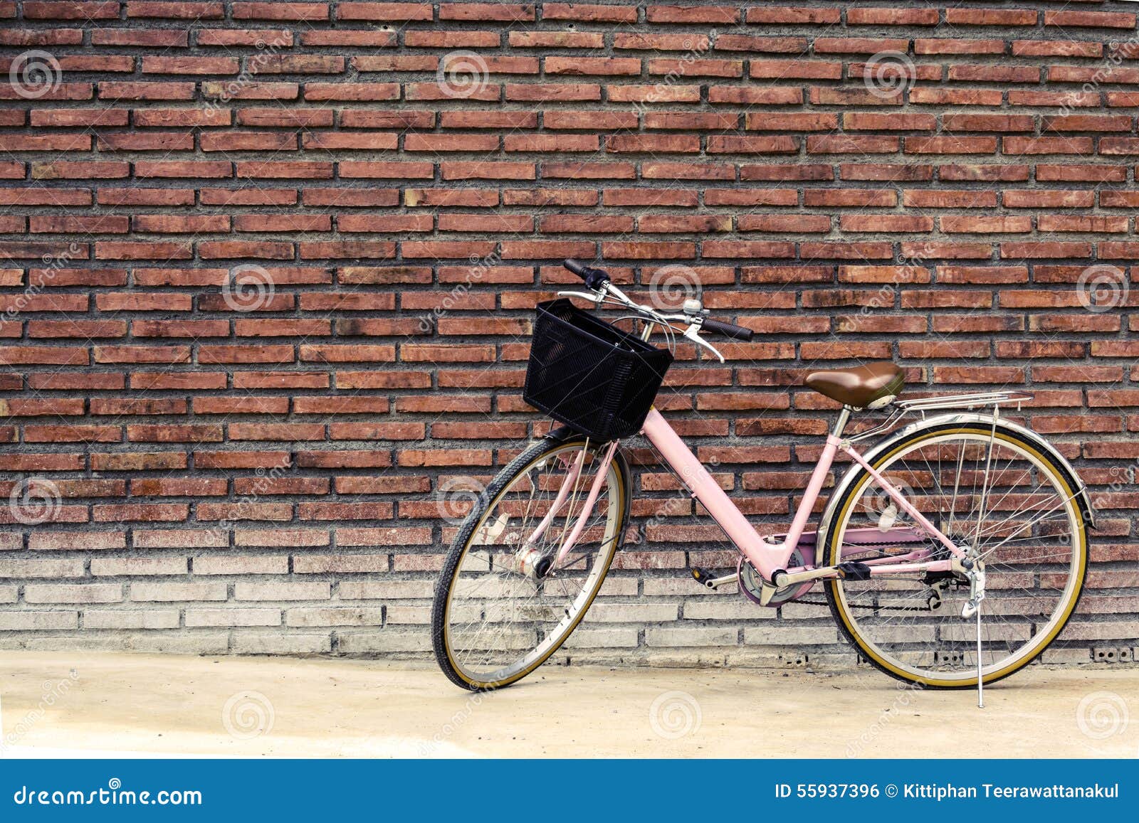 Vintage Bicycle with Old Brick Wall Stock Photo - Image of architecture ...