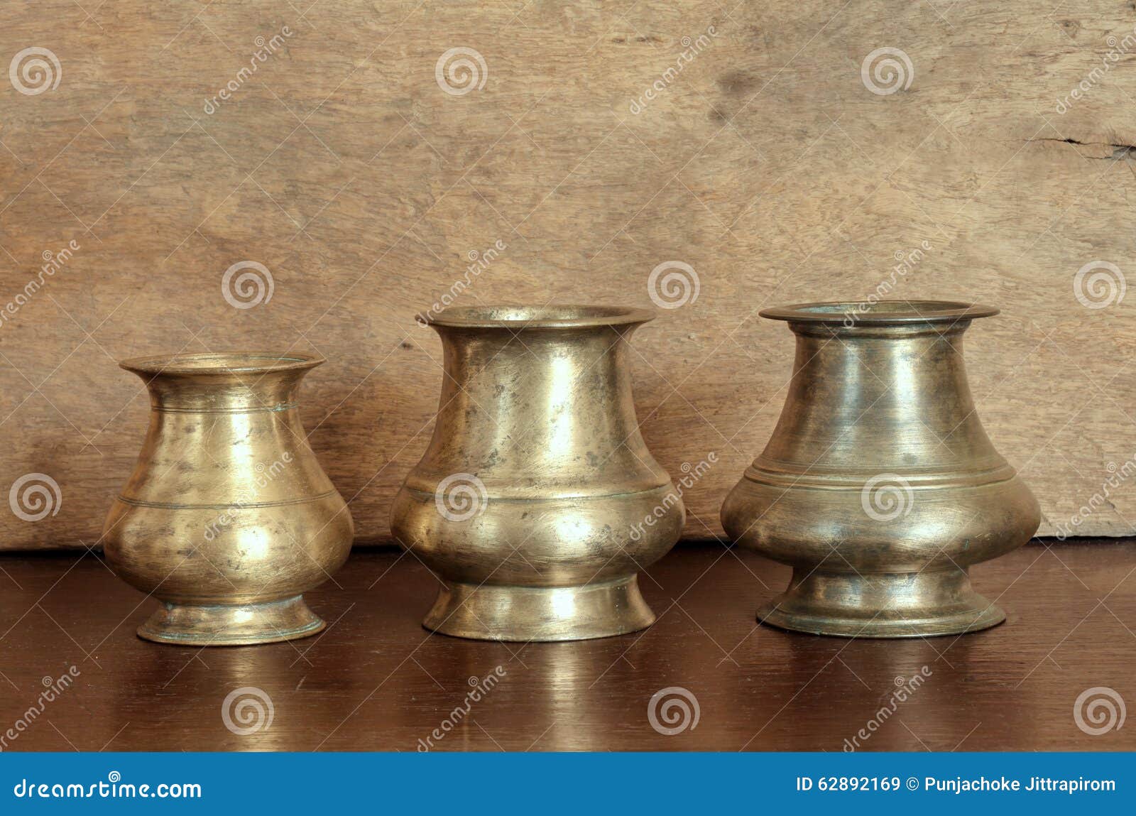 Vintage Brass Pots Collection Stock Image Image Of Vintage Styles 62892169