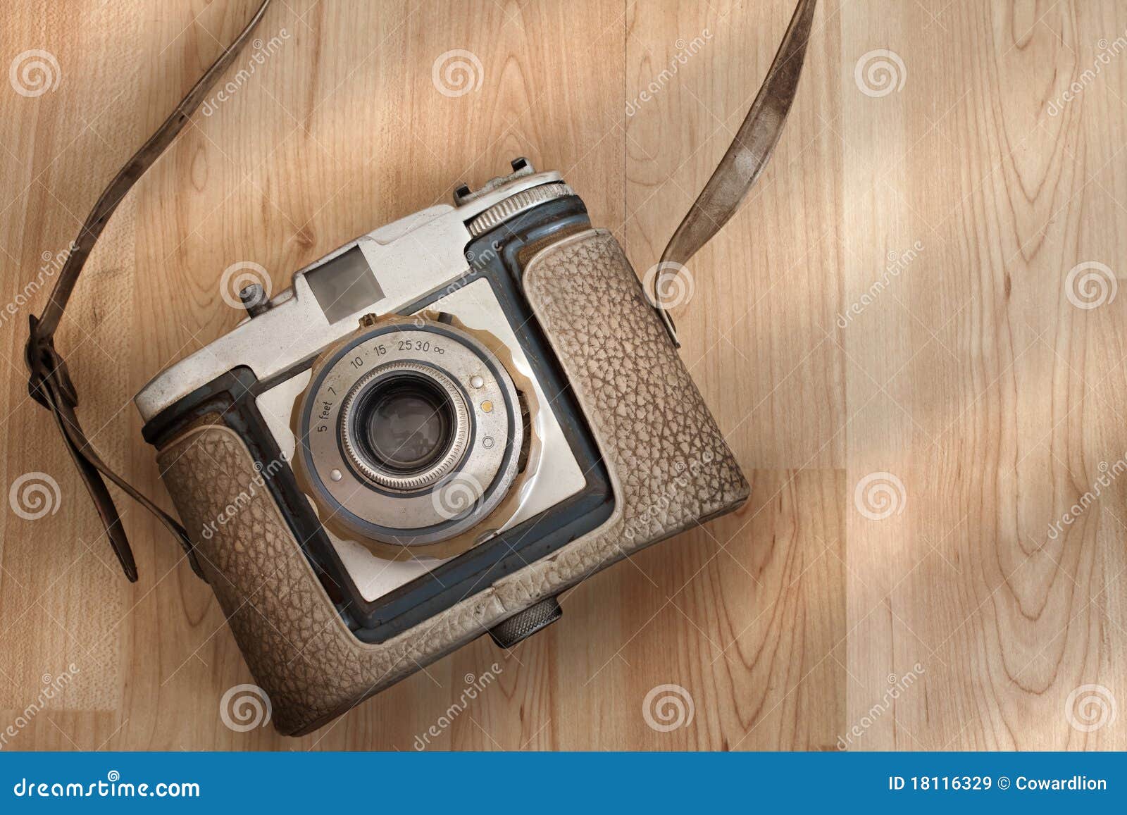 Vintage Camera on the Floor Stock Image - Image of manual, film: 18116329
