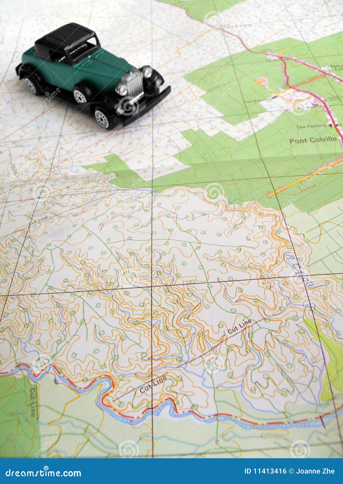 Vintage Car On Map Stock Photo | CartoonDealer.com #11413416