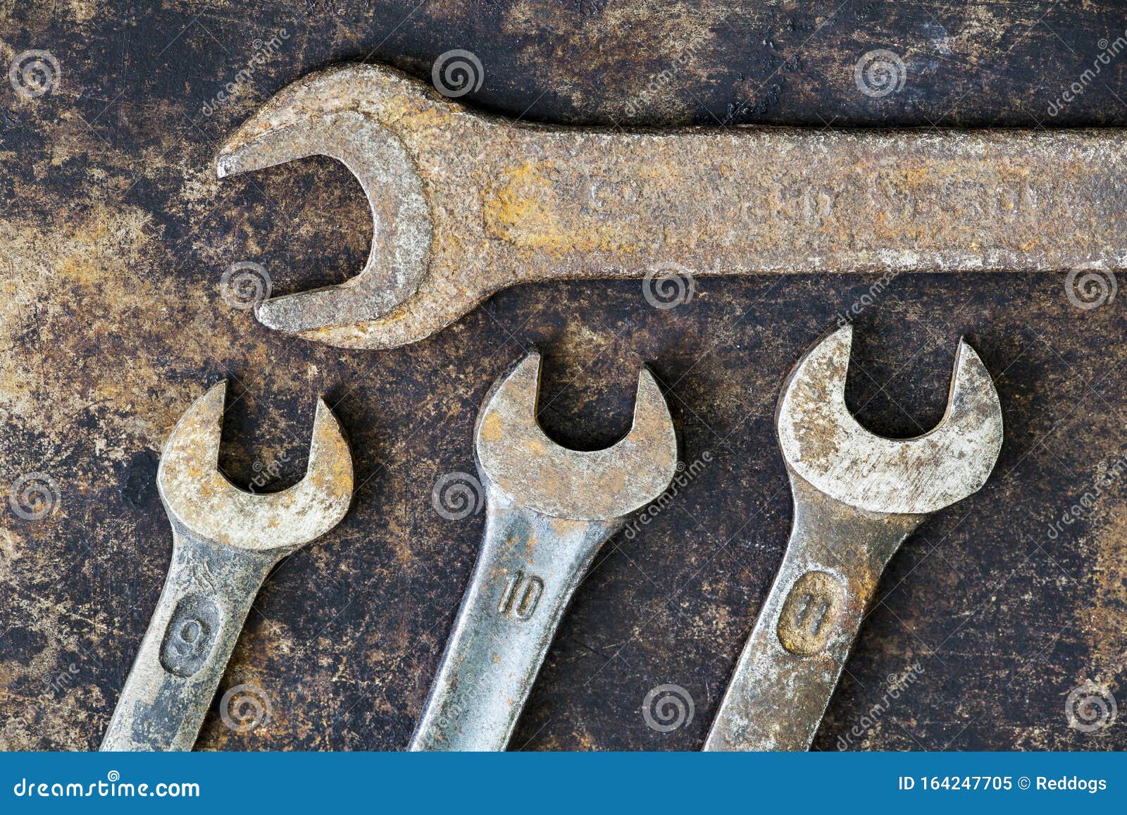 Vintage Carpentry Tools, Different Size Wrenches on Grunge Background ...
