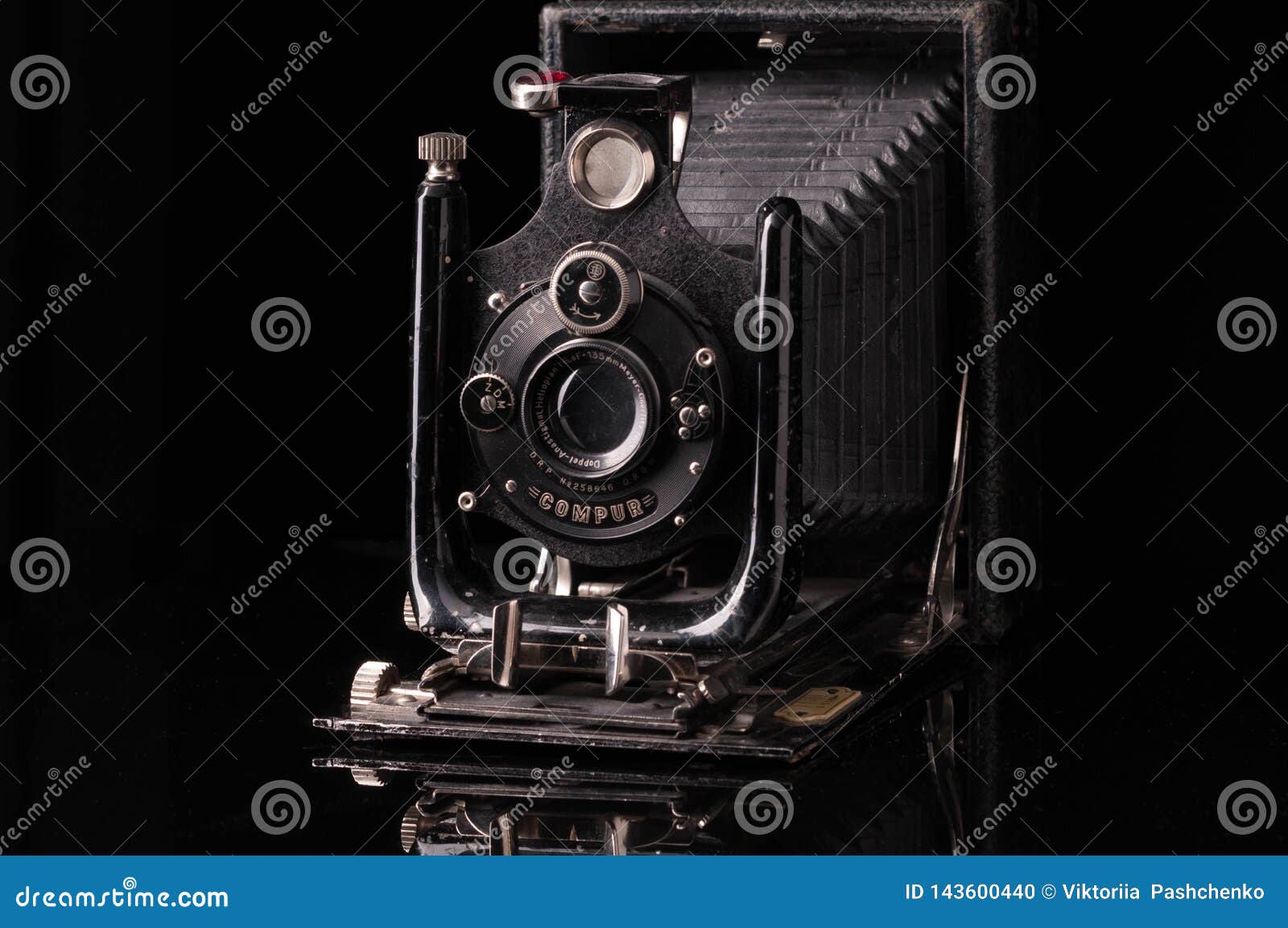 Vintage compur camera editorial image. Image of style - 143600440