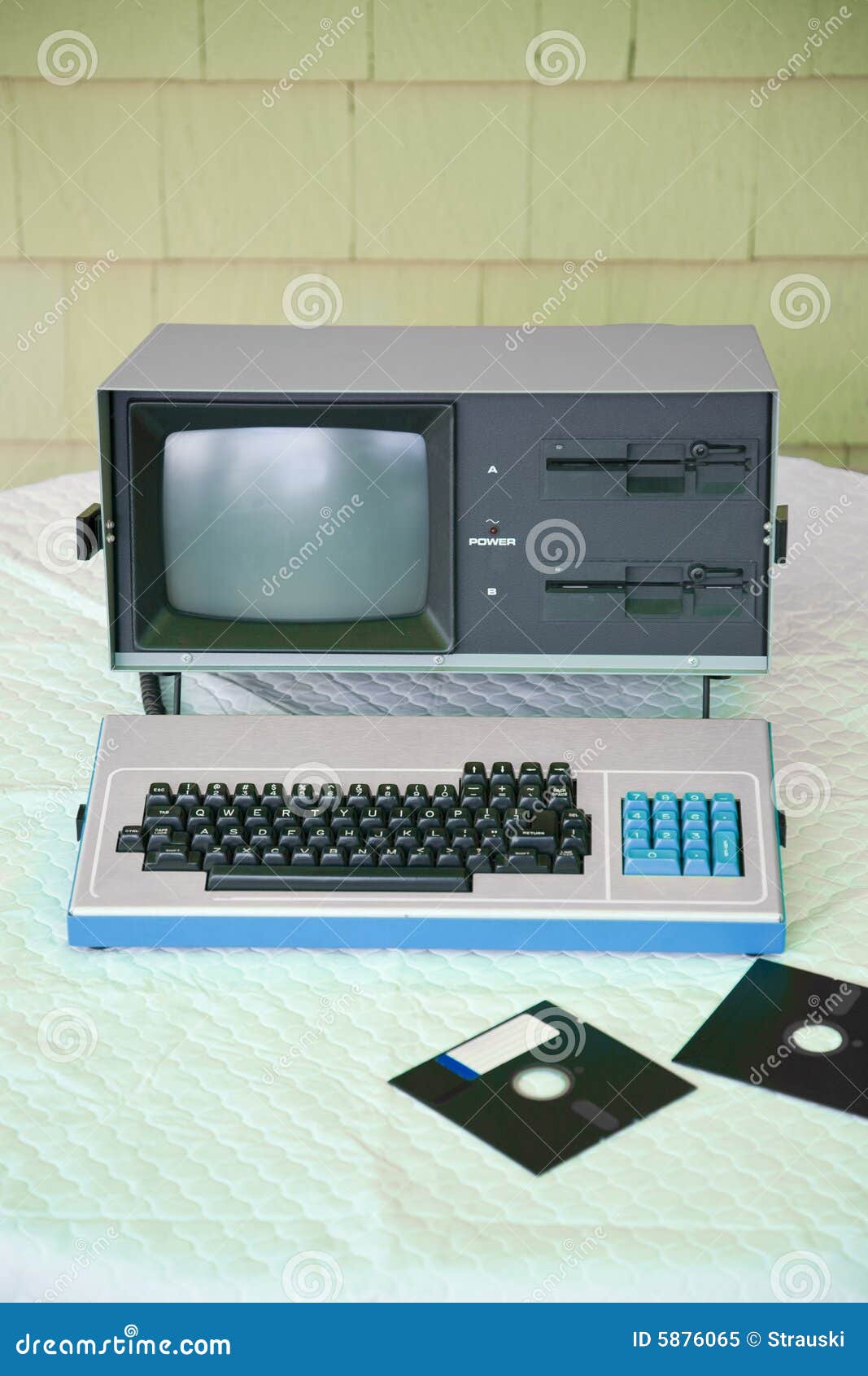 Vintage Computer stock image. Image of disk, cathode, tube - 5876065