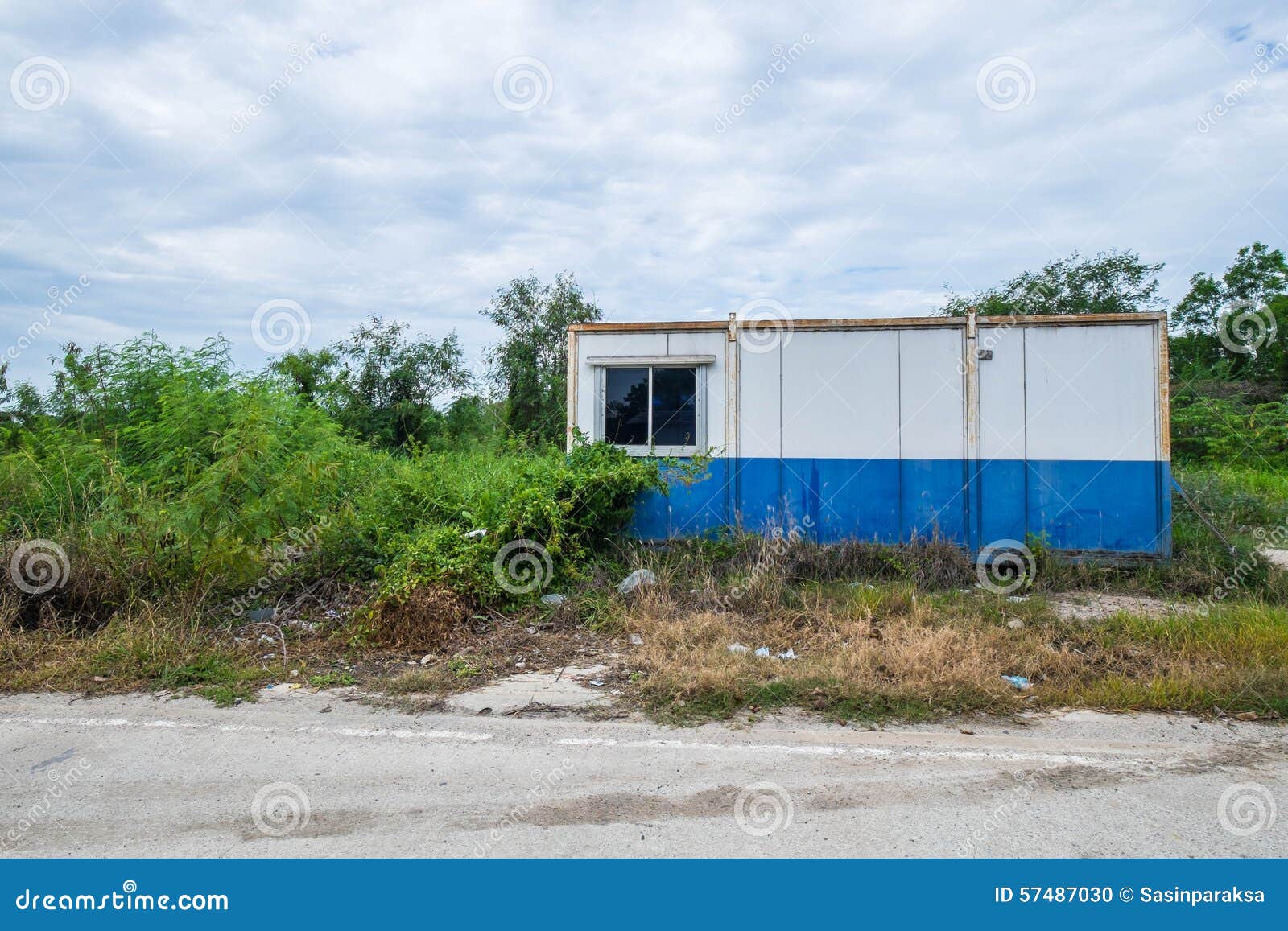 Vintage Container Cabin Home Stock Photo - Image of cargo, lifestyles ...