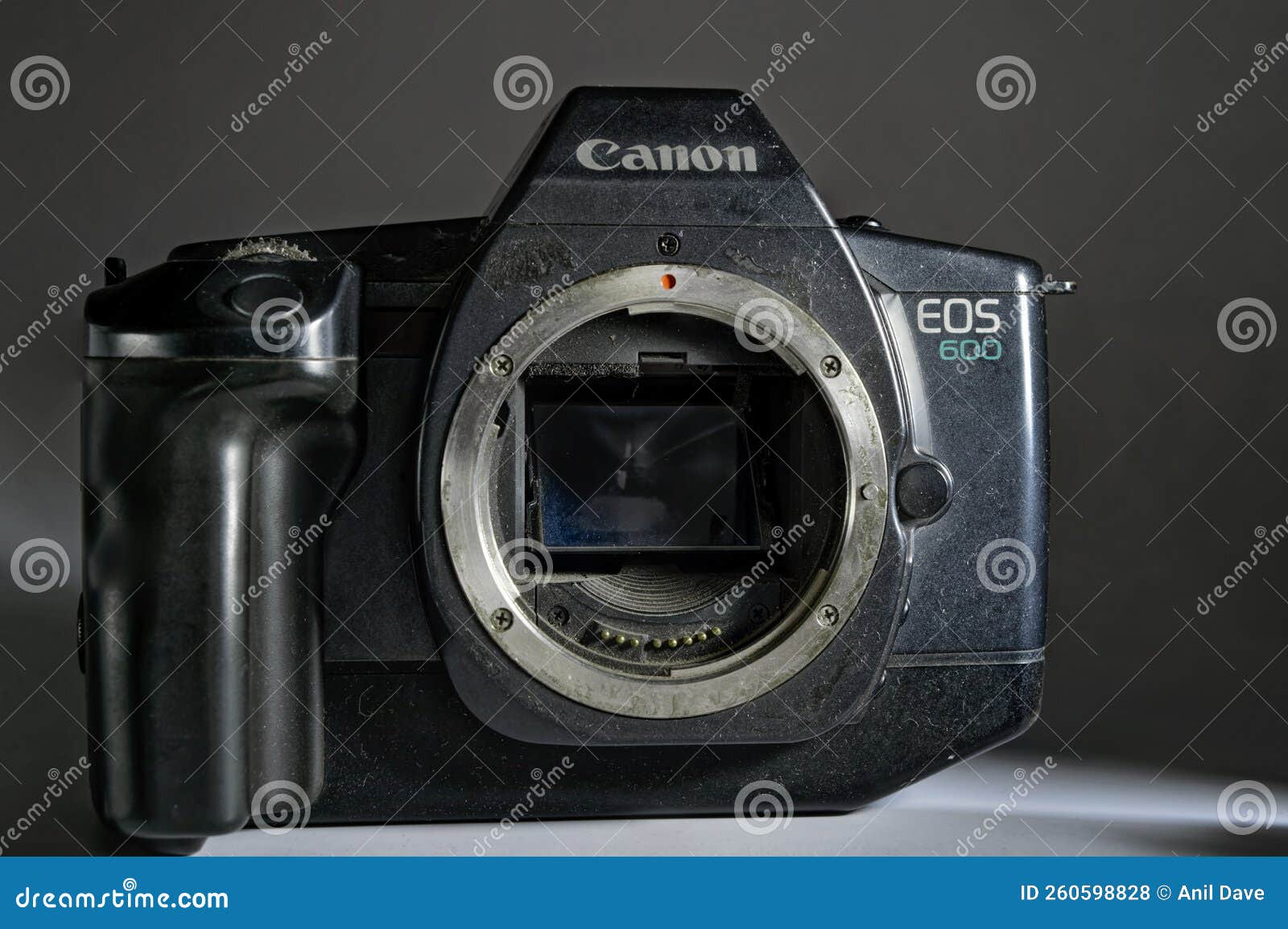 Vintage EOS 600 Canon EOS Electro-Optical System is an Autofocus ...
