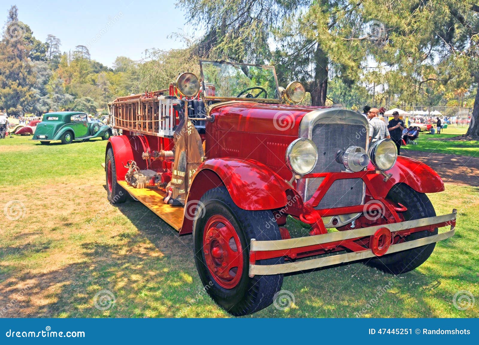 Vintage Fire Engine editorial photo. Image of destroy - 47445251
