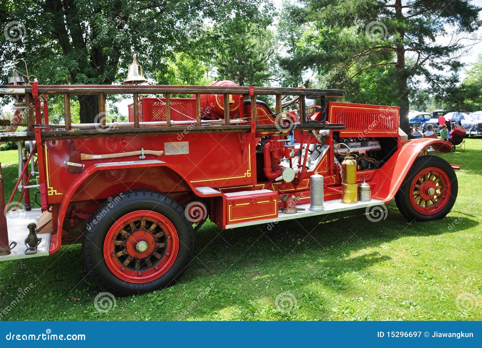 Vintage Firetruck editorial photography. Image of headlight - 15296697
