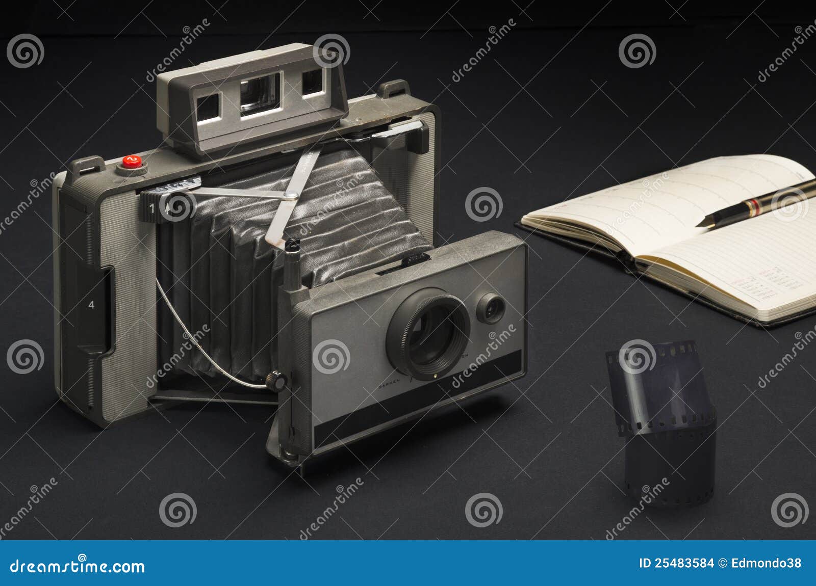 Vintage folding camera stock photo. Image of horizontal - 25483584