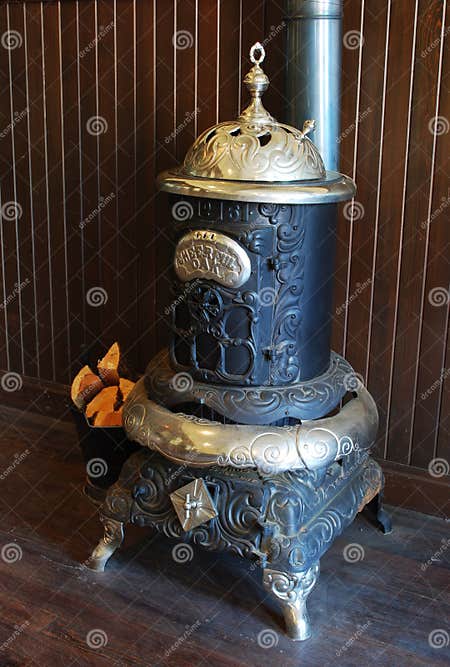 Vintage iron stove stock photo. Image of historic, tools - 5668722
