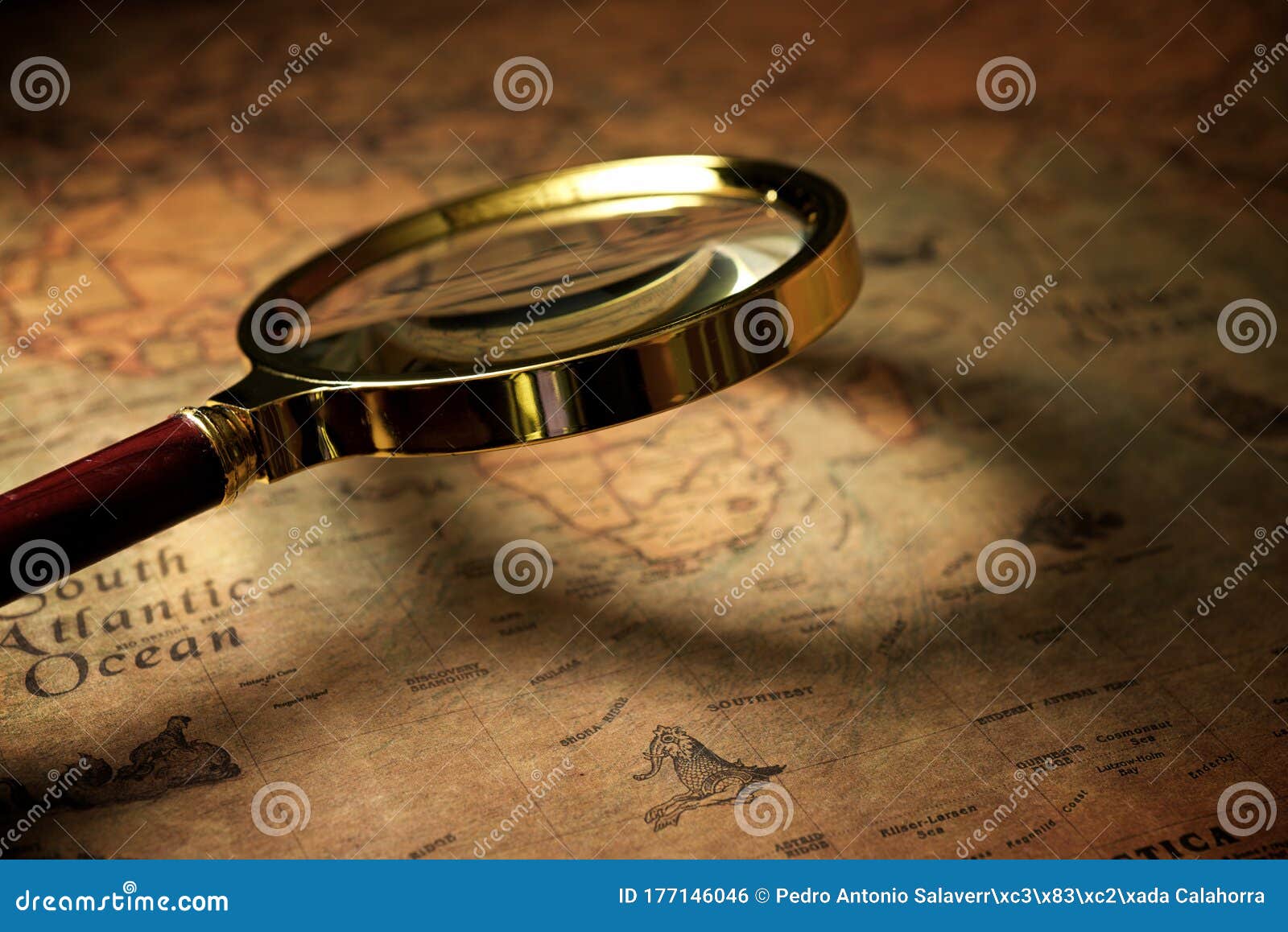 Vintage magnifying glass stock photo. Image of instrument - 177146046