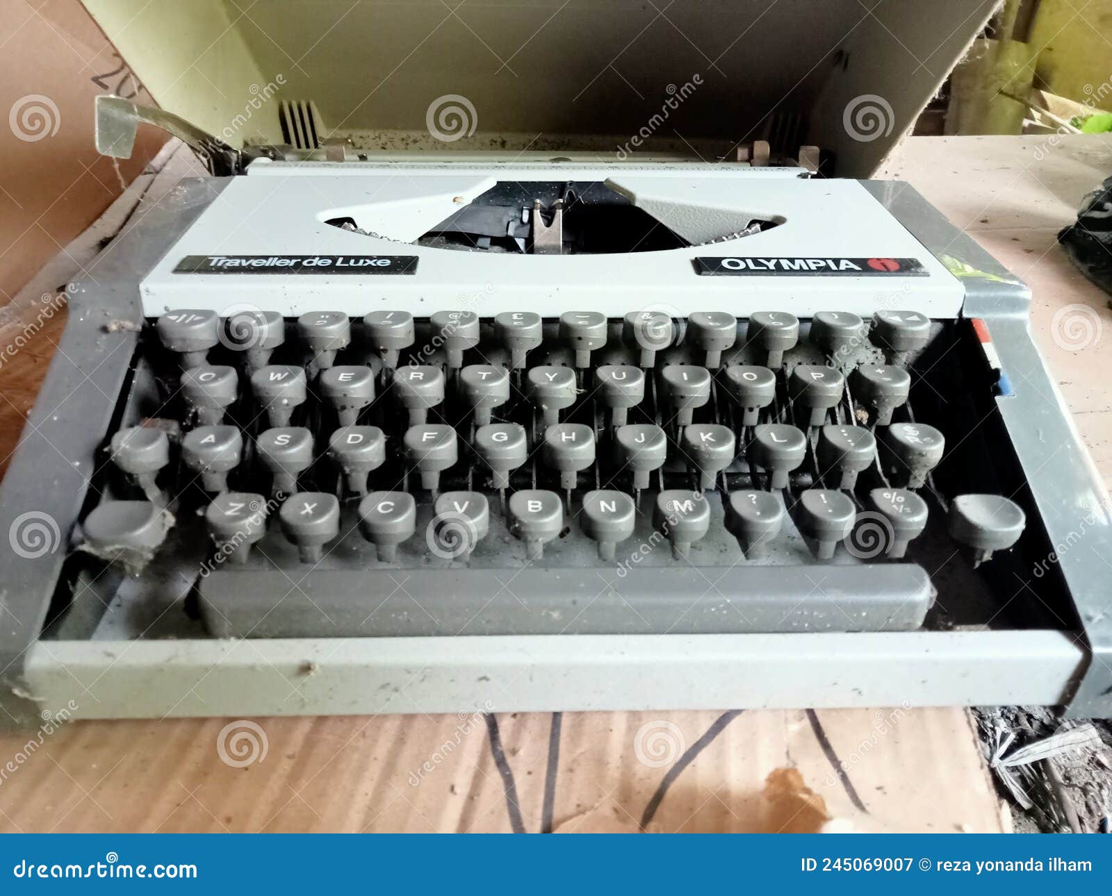 Vintage Manual Typewriter since 1990 Editorial Photography - Image of ...